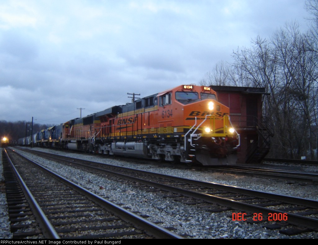 BNSF 6134 ES44AC 12/26/2006